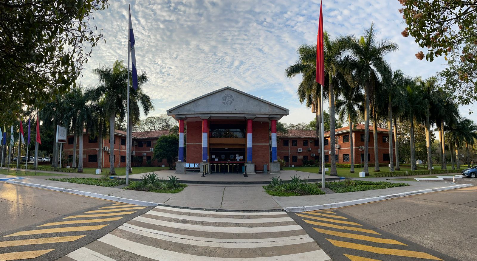 𝐋𝐚 𝐔𝐍𝐀 𝐞𝐬 𝐥𝐚 𝐩𝐫𝐢𝐧𝐜𝐢𝐩𝐚𝐥 𝐔𝐧𝐢𝐯𝐞𝐫𝐬𝐢𝐝𝐚𝐝 𝐝𝐞𝐥 𝐏𝐚𝐫𝐚𝐠𝐮𝐚𝐲, 𝐬𝐞𝐠𝐮́𝐧 𝐞𝐥 𝐑𝐚𝐧𝐤𝐢𝐧𝐠 ...
